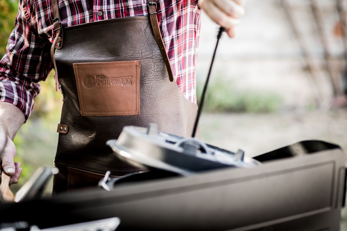 Petromax Buff Leather Apron - Båludstyr & Grill - EFFEKTLAGERET ApS